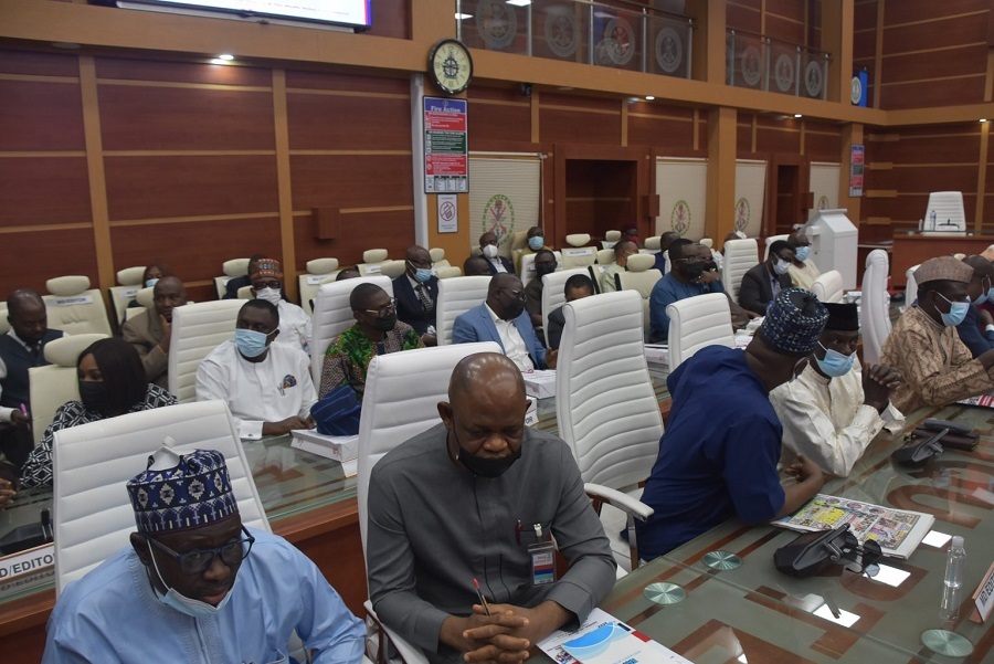 Defence chief solicits stronger cooperation with media executives ...